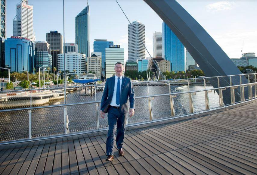 Perth real estate agent holding a 24 hour open home