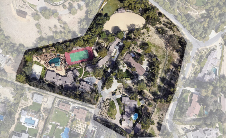 Drake lists his Hidden Hills estate