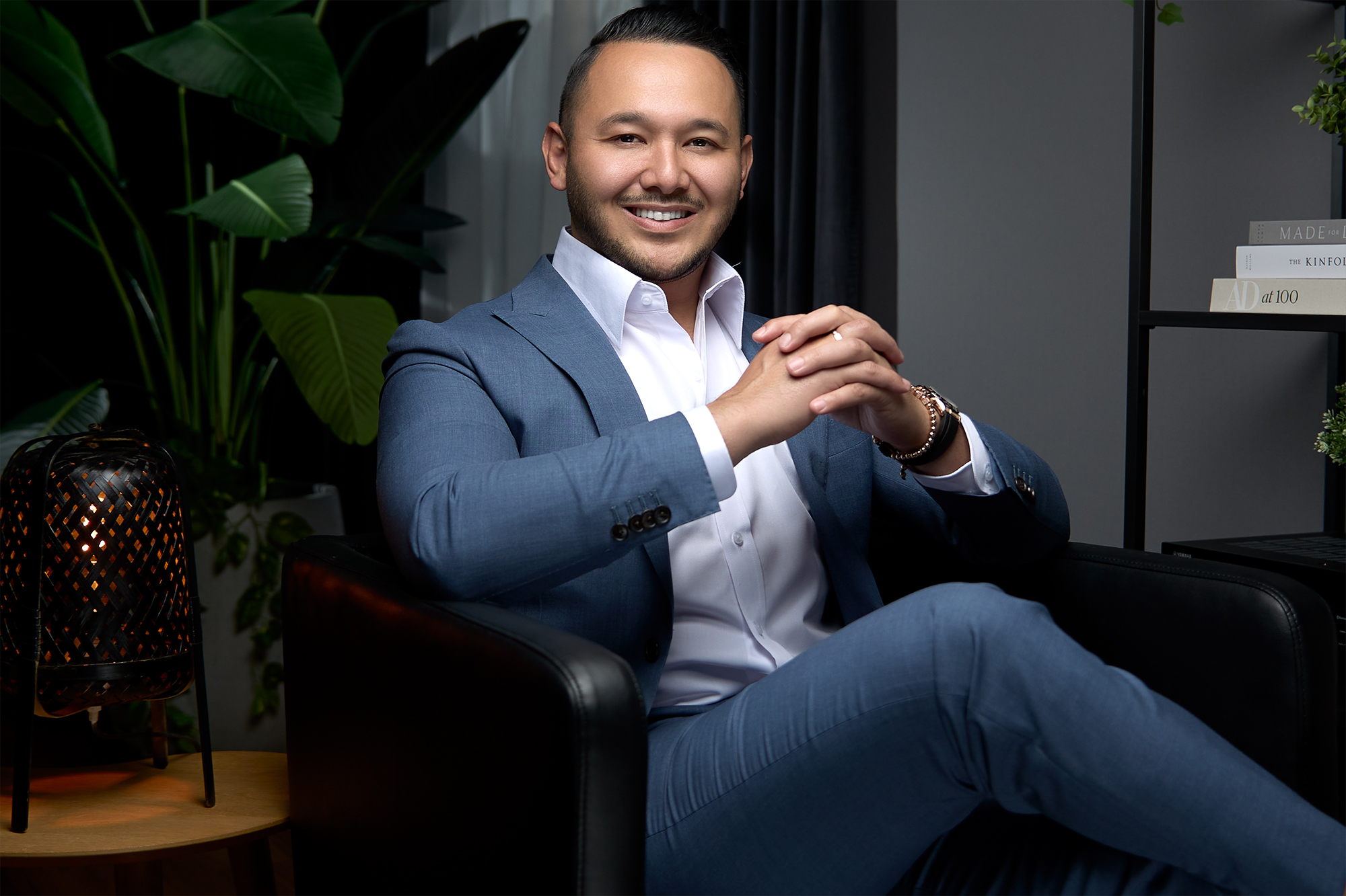 Agents got talent: kicking goals in the ring