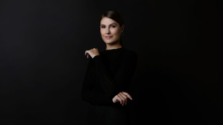 The Bachelors' Alesia Delaney returns to real estate in Sydney's ...