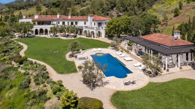 Drake embraces his inner cowboy with sprawling Texas property