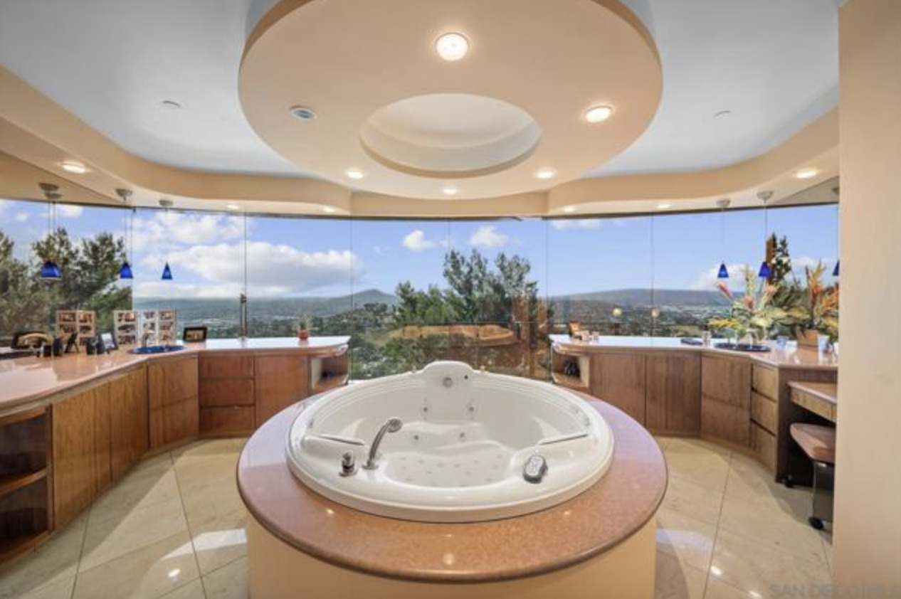 San Diego's famous rotating house for sale