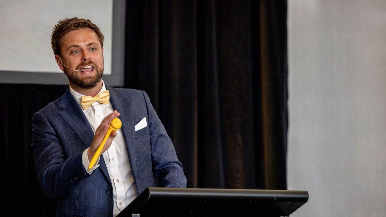 Tiny Sunshine Coast cottage gets 104 bids at auction