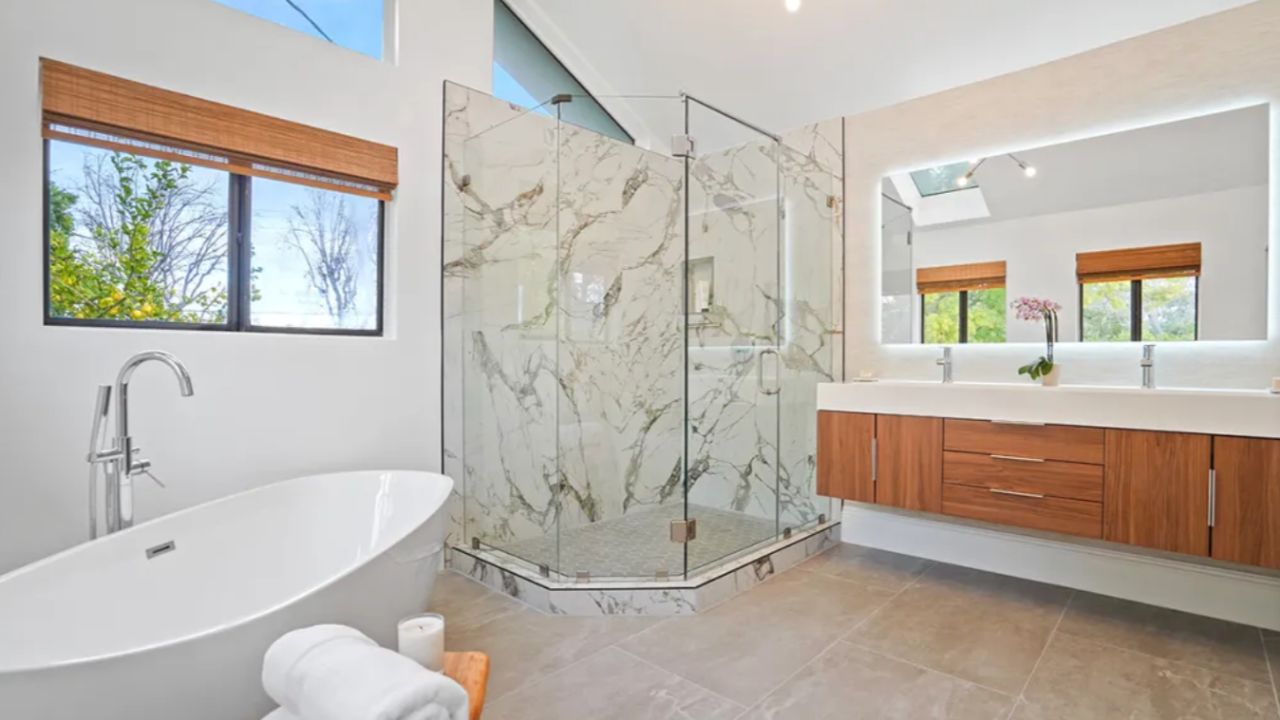 1980s pop icon Taylor Dane lists her San Fernando Valley home