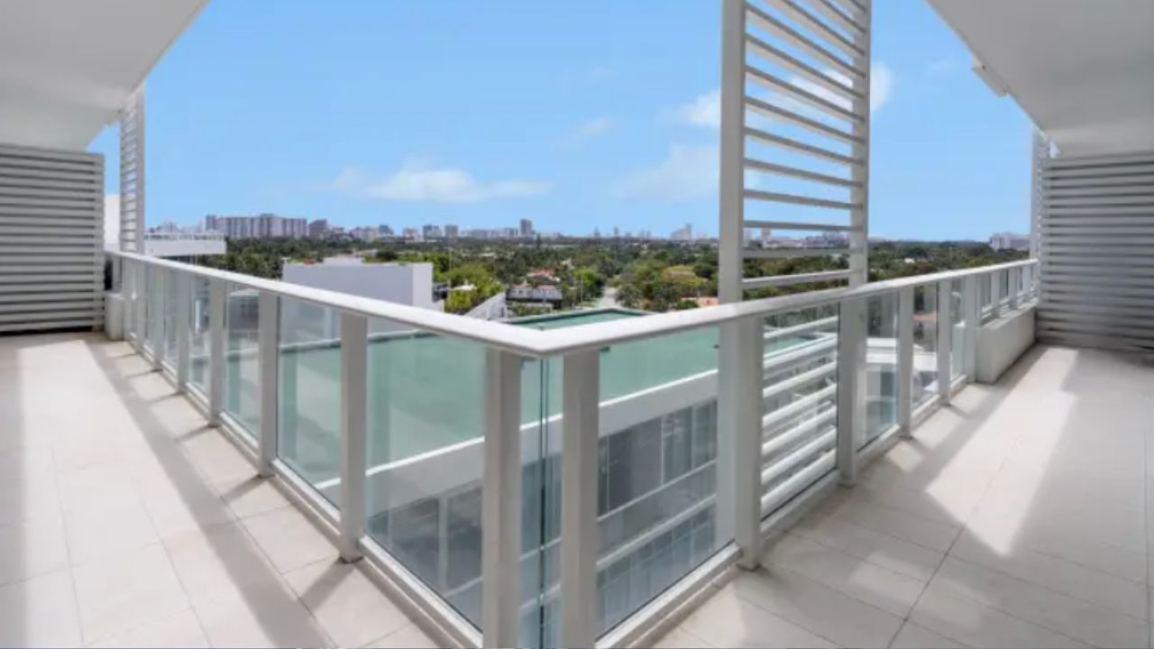Former NFL star Andre Branch lists Miami Beach condo