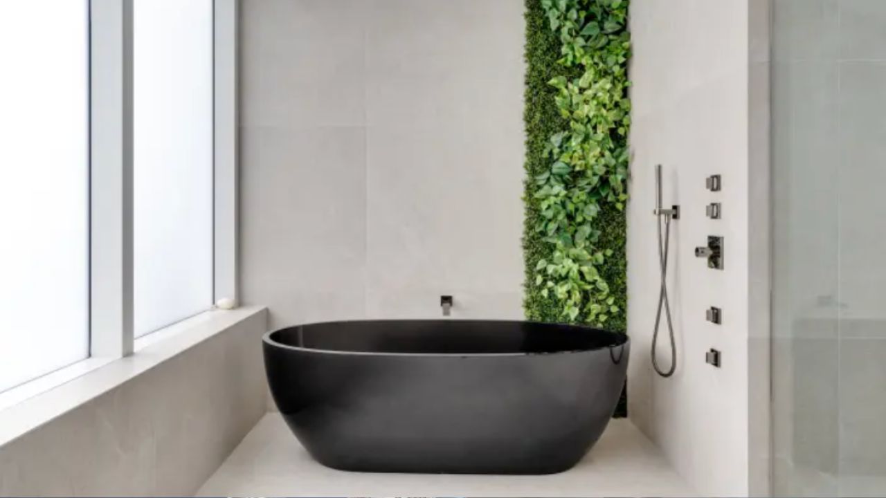 Former NFL star Andre Branch lists Miami Beach condo