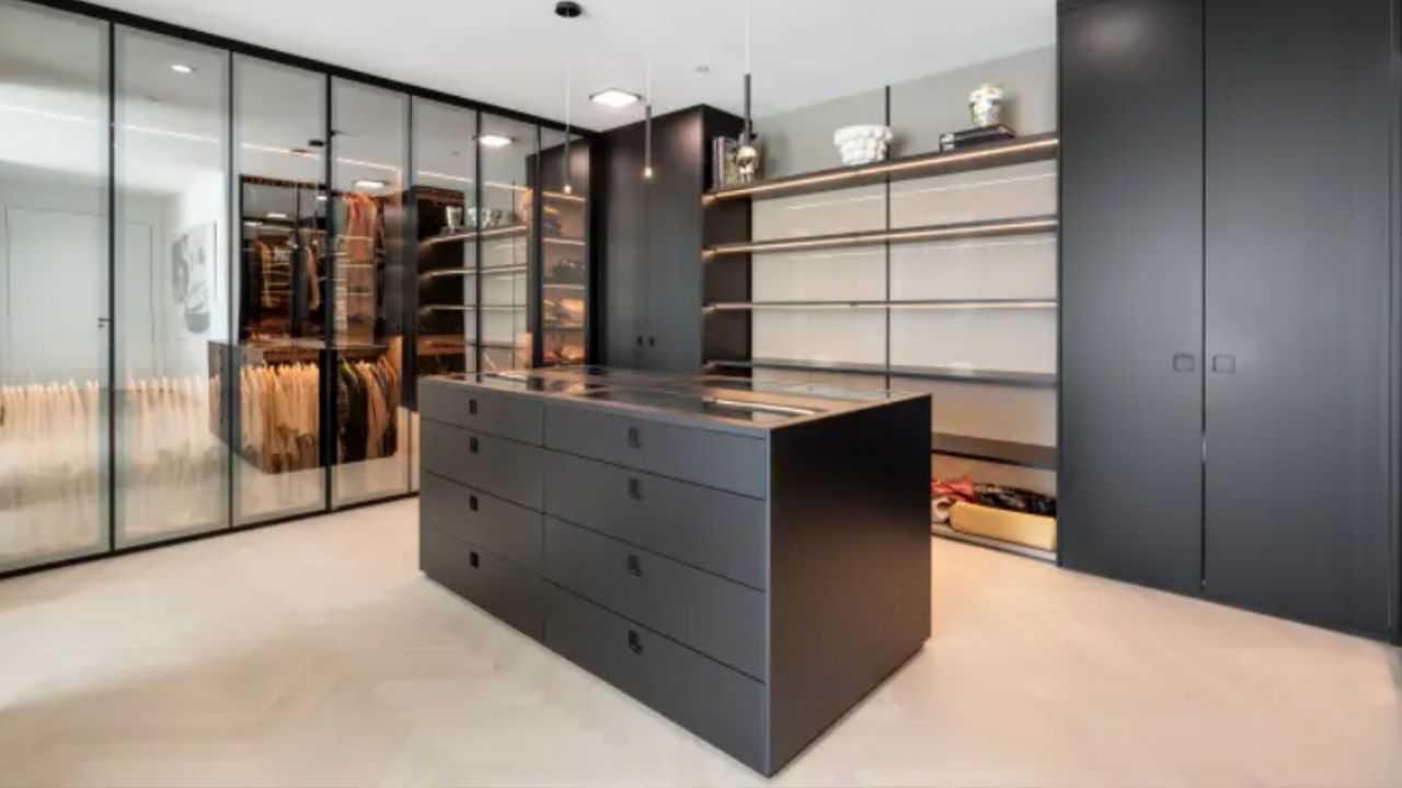 Former NFL star Andre Branch lists Miami Beach condo