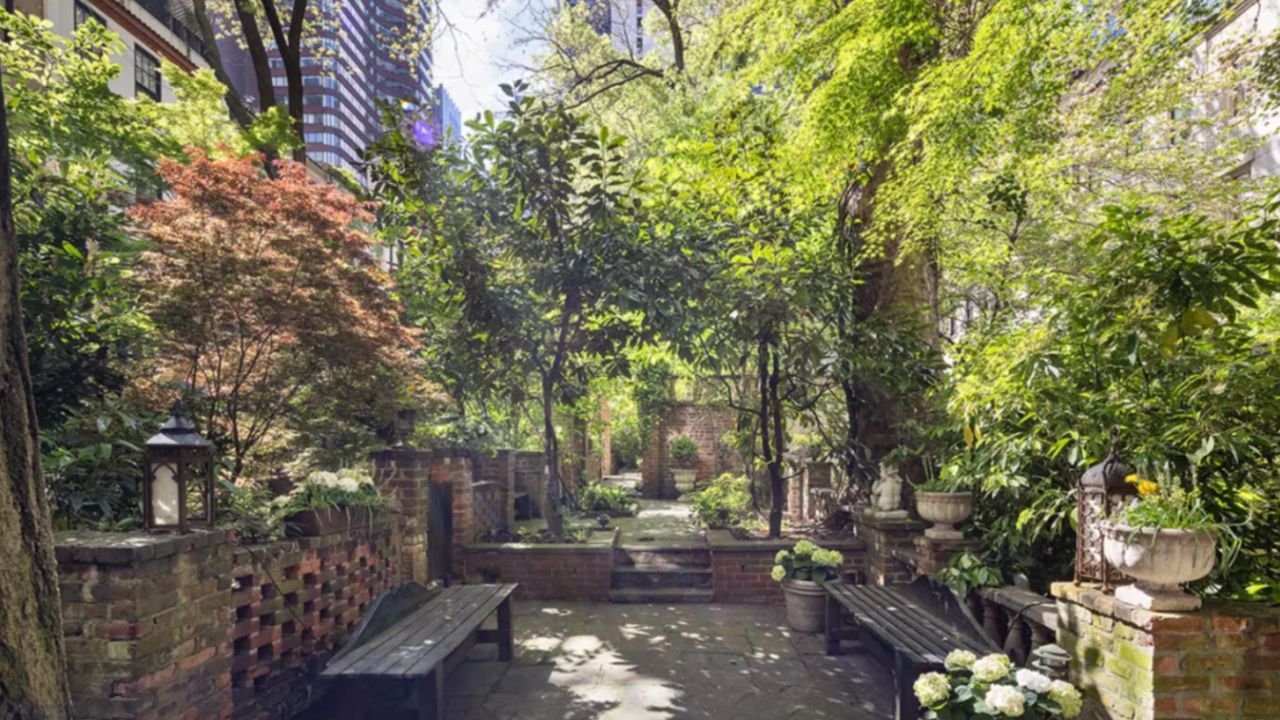 Katharine Hepburn's iconic Manhattan townhouse listed for sale